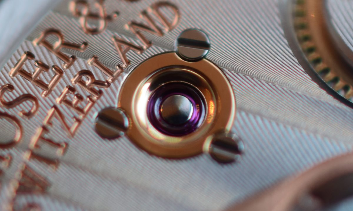 Watch Works: Gold Chatons - ATELIER DE GRIFF