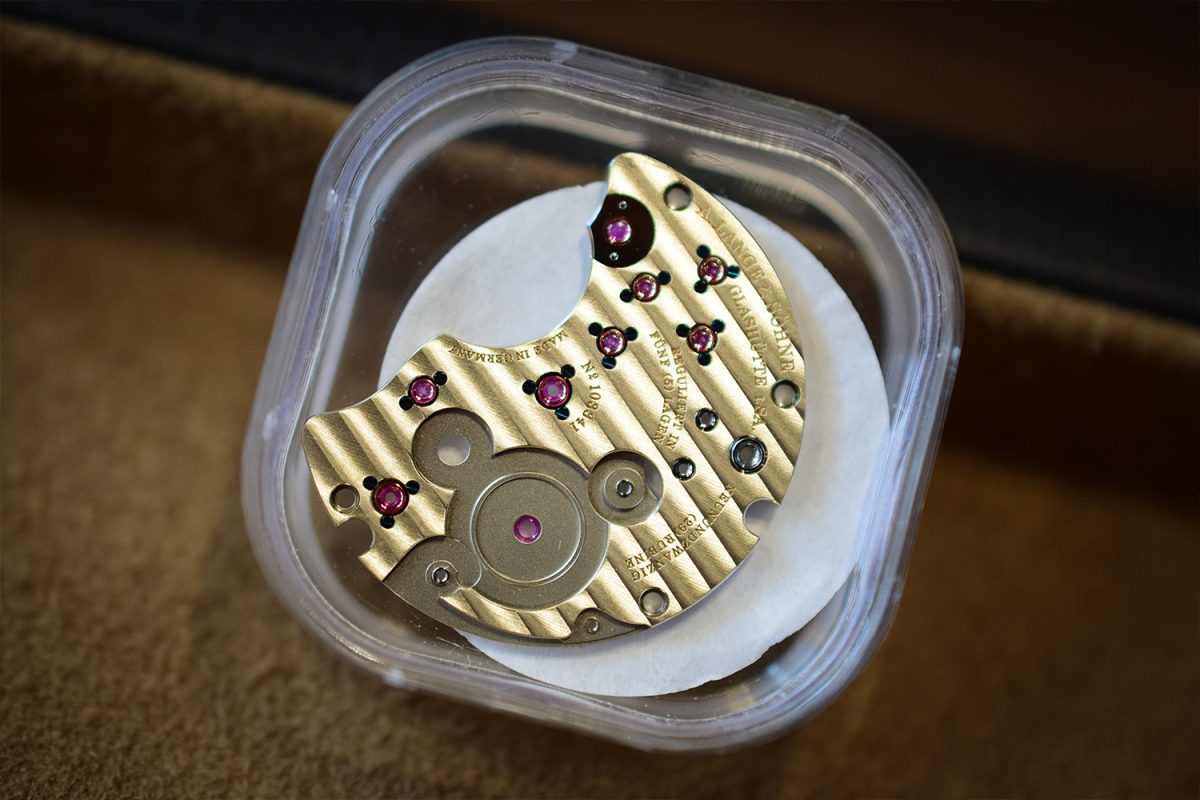 Watch Works: Gold Chatons - ATELIER DE GRIFF