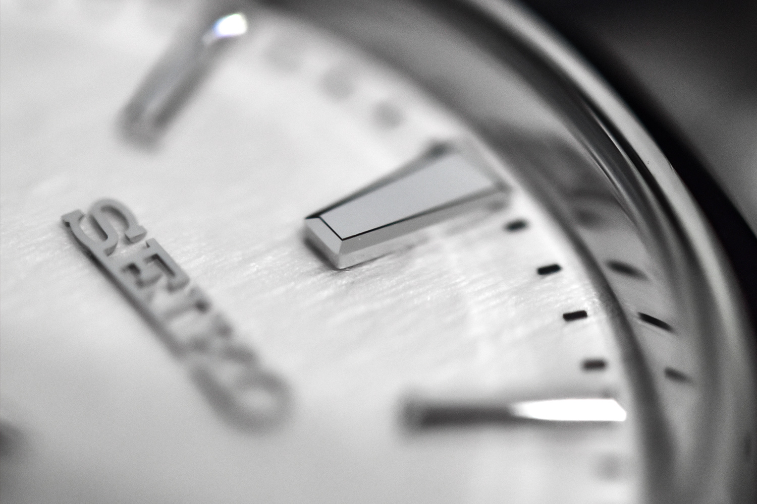 Hands-On: Grand Seiko Snowflake SBGA011 - ATELIER DE GRIFF