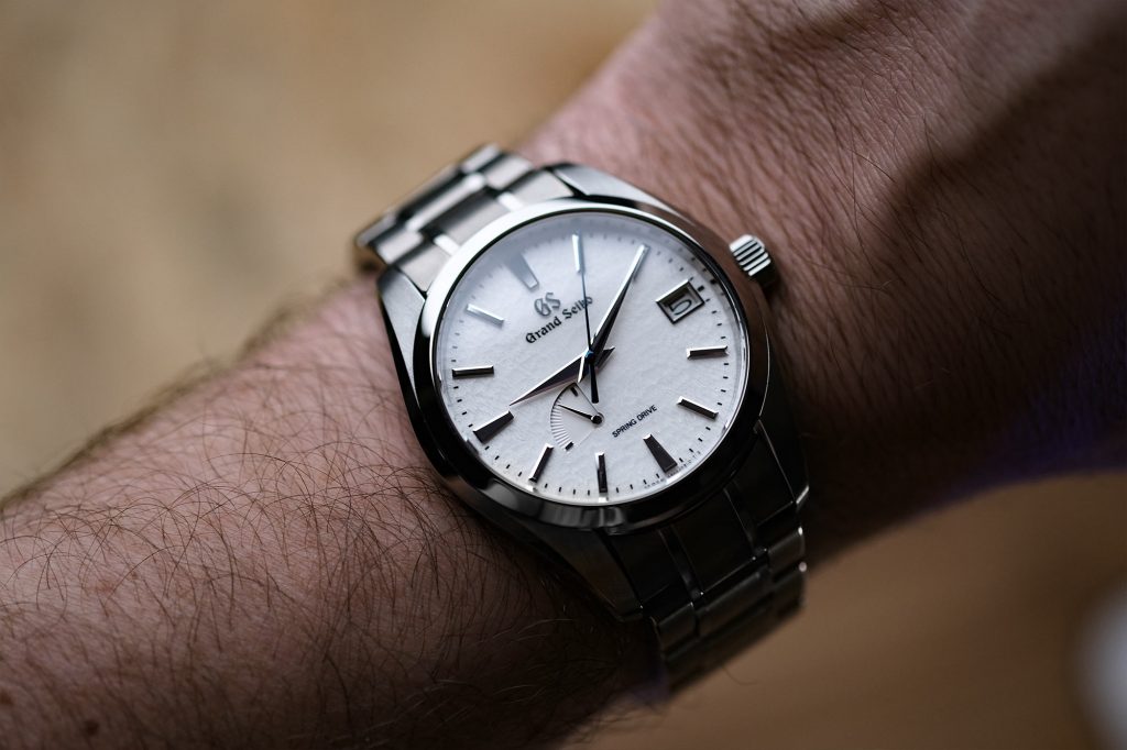 Hands-On: Grand Seiko Snowflake SBGA211 (VIDEO) - ATELIER DE GRIFF