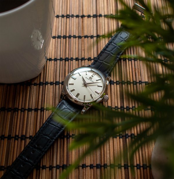 Hands-On: Grand Seiko SBGW231 - ATELIER DE GRIFF