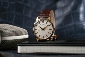 Hands-On: Grand Seiko SBGW258. The Dress Watch Perfected? (VIDEO ...